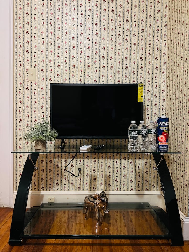 Private Room “2b” In Hartford - Hartford, CT