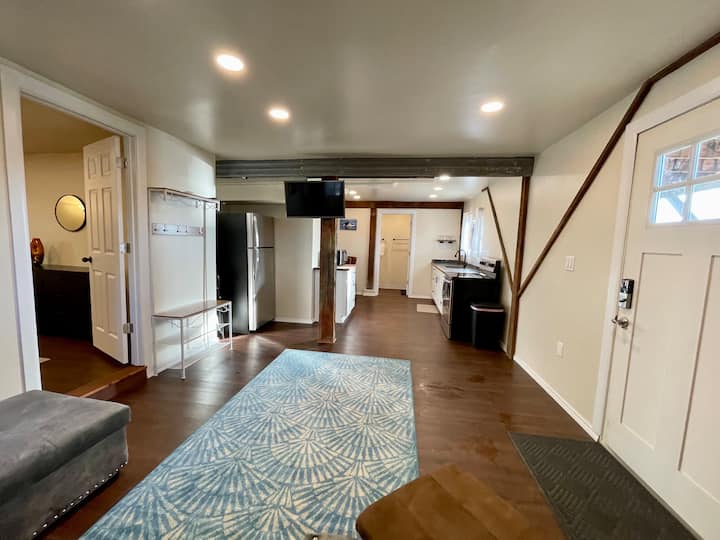 Luxury Craftsman Downtown Lodging - Ketchikan, AK