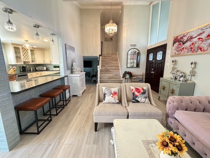 Cozy Master Bedroom In Huntington Beach - Huntington Beach, CA