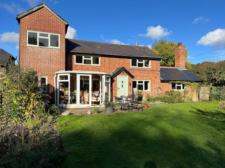 Cottage On Bramdean Common, Alresford, Hants - Alton, UK