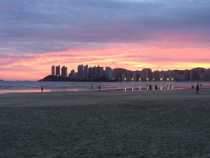 Apartamento Na Quadra Da Praia - Brasil