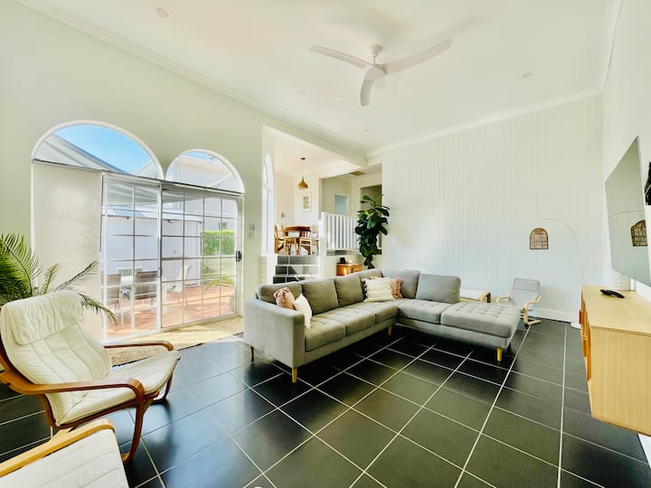 Home Away From Home. Family & Dog Friendly. - Waratah