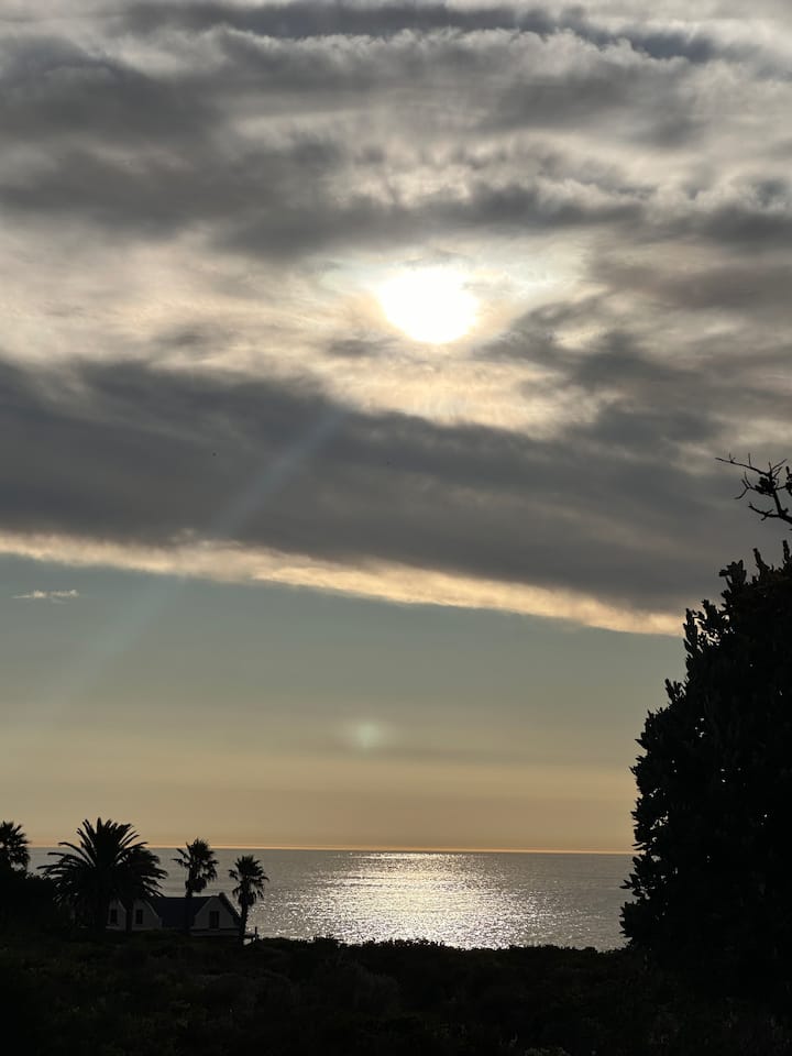 Happy Place - Grotto Bay