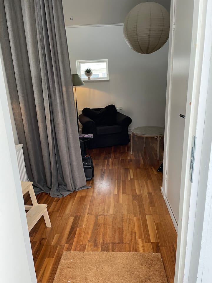 Liten Lägenhet, 13 M2+sovloft. - Umeå