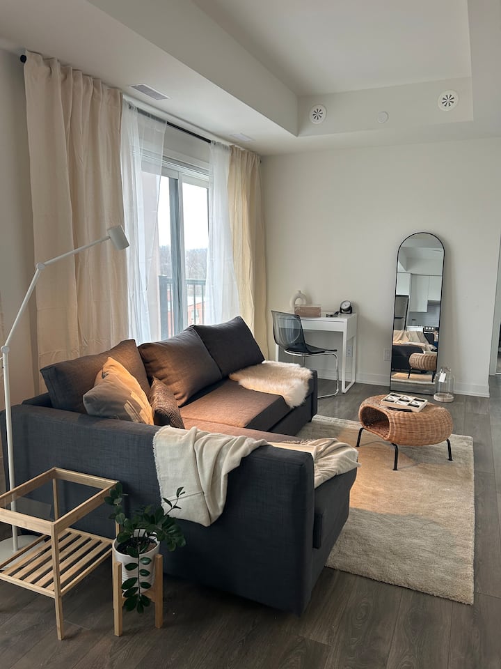 Apartment In Toronto W/parking - Toronto