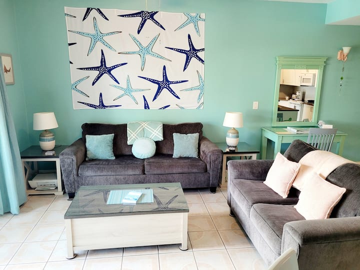 Spacious 2br Oceanview Condo: Walk To Smith’s Reef - Turks and Caicos Islands