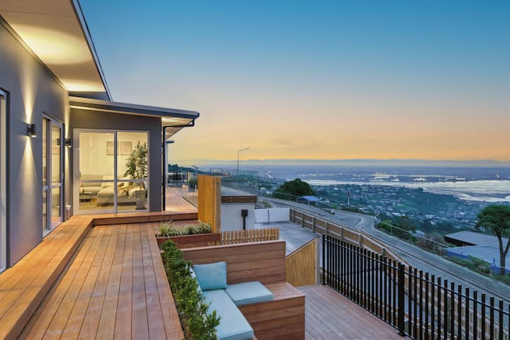 New, Luxurious Entertainer-coastal Panoramic Views - New Zealand