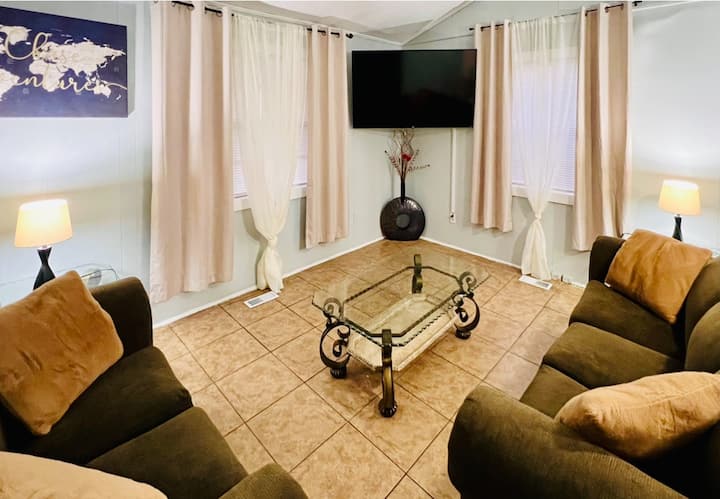 Home Mins From Downtown Savannah And Tybee Island - Savannah, GA
