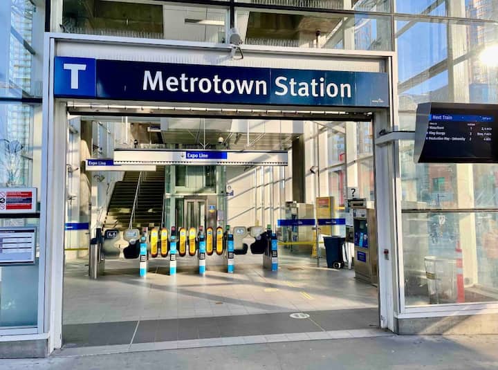 2b Spacious And Cozy Metrotown Skytrain/ac - 本那比