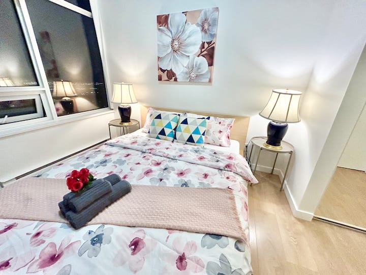Modern Mountain View Suite 2b Skytrain - Burnaby