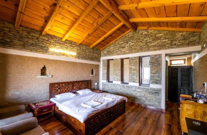 A Cosy Hilltop Cabana - Devprayag