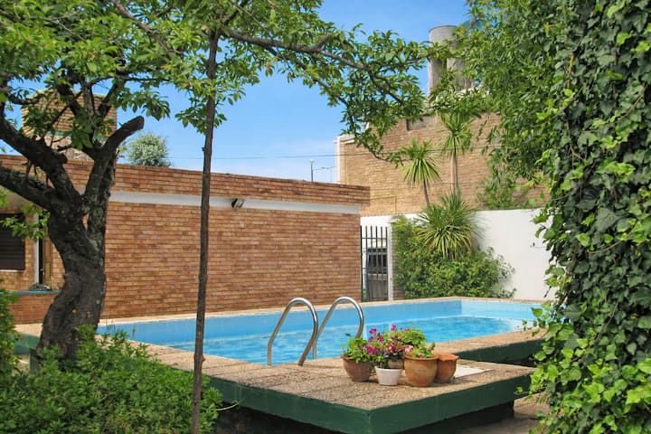 Casas Temp.-pileta-cochera Cubierta-wifi-aire-n1 - Villa Carlos Paz