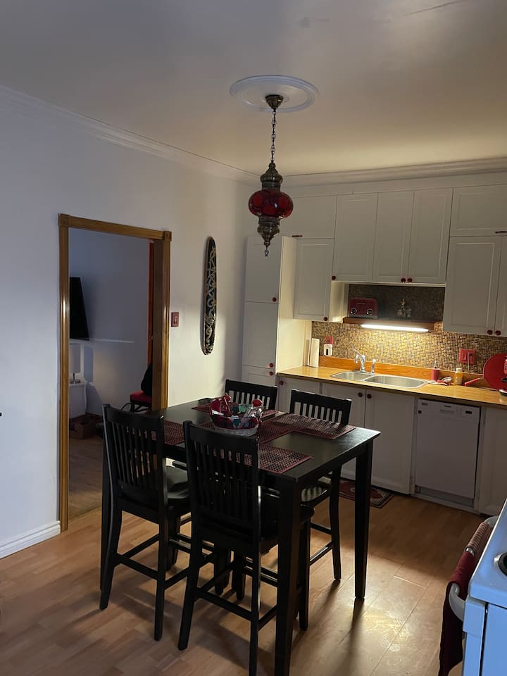 Coquet Appartement Confortable - Lévis