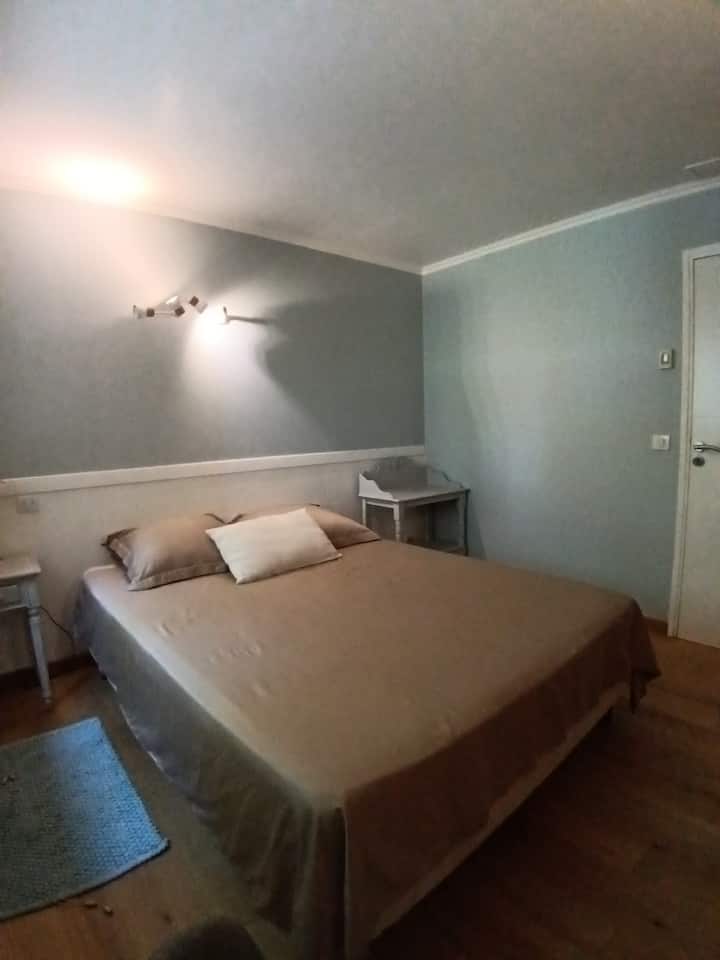 Chambre Dans Une Villa - Meyreuil