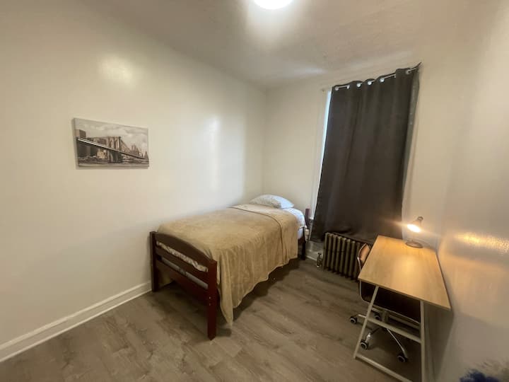 Twin Private Room 25 Min. To Gcs - The Bronx, NY