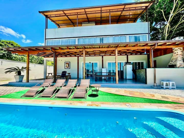 Casa Com Piscina, 04 Suítes , 06 Vagas De Garagens - Itapema