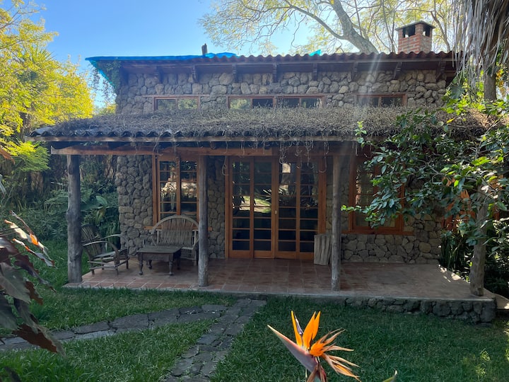 Guest House In Tranquil Garden With Swimming Pool - Sololá