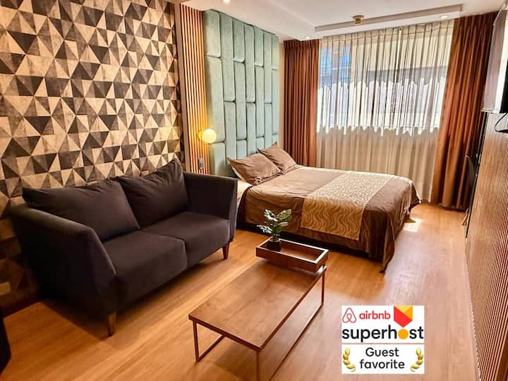 Top Suite In Akros Building - Quito