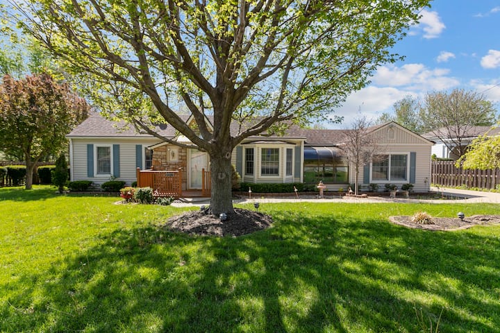Perfect Cottage Style Home - Independence, MO