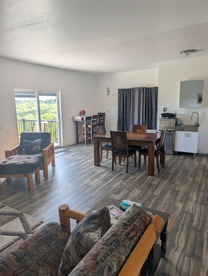 Modern Guest Suite With Stunning Lake Views - Yankton, SD