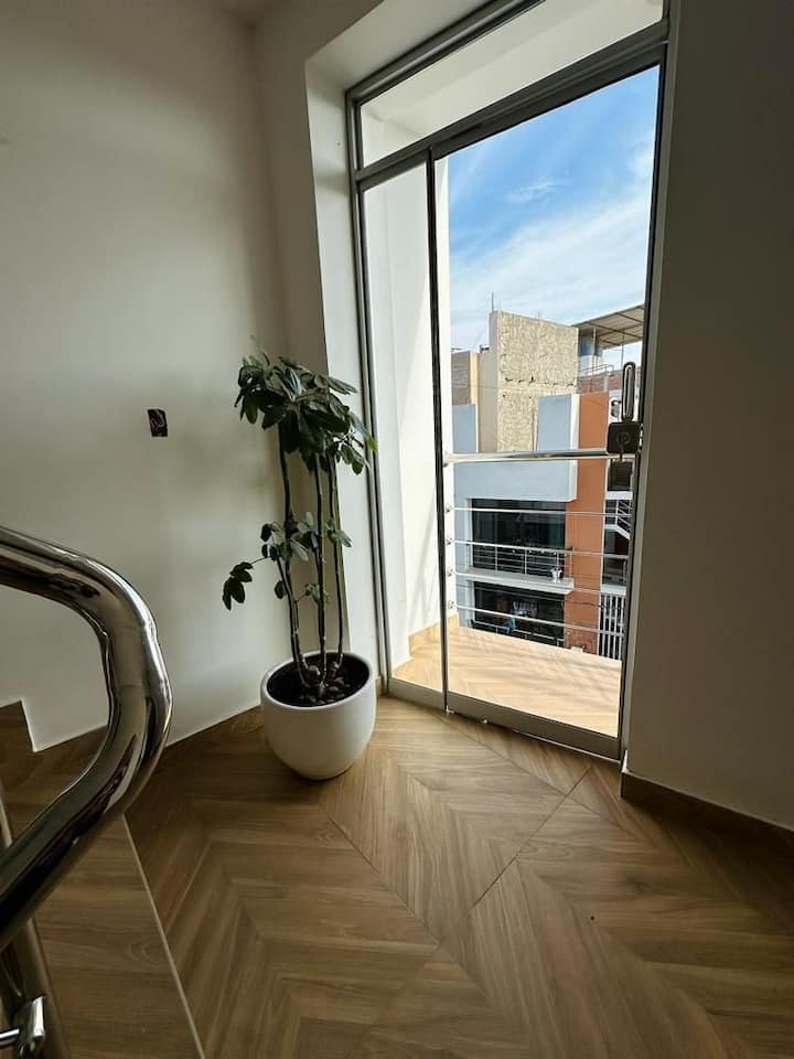 Departamento Amueblado En Zona Céntrica - Chiclayo