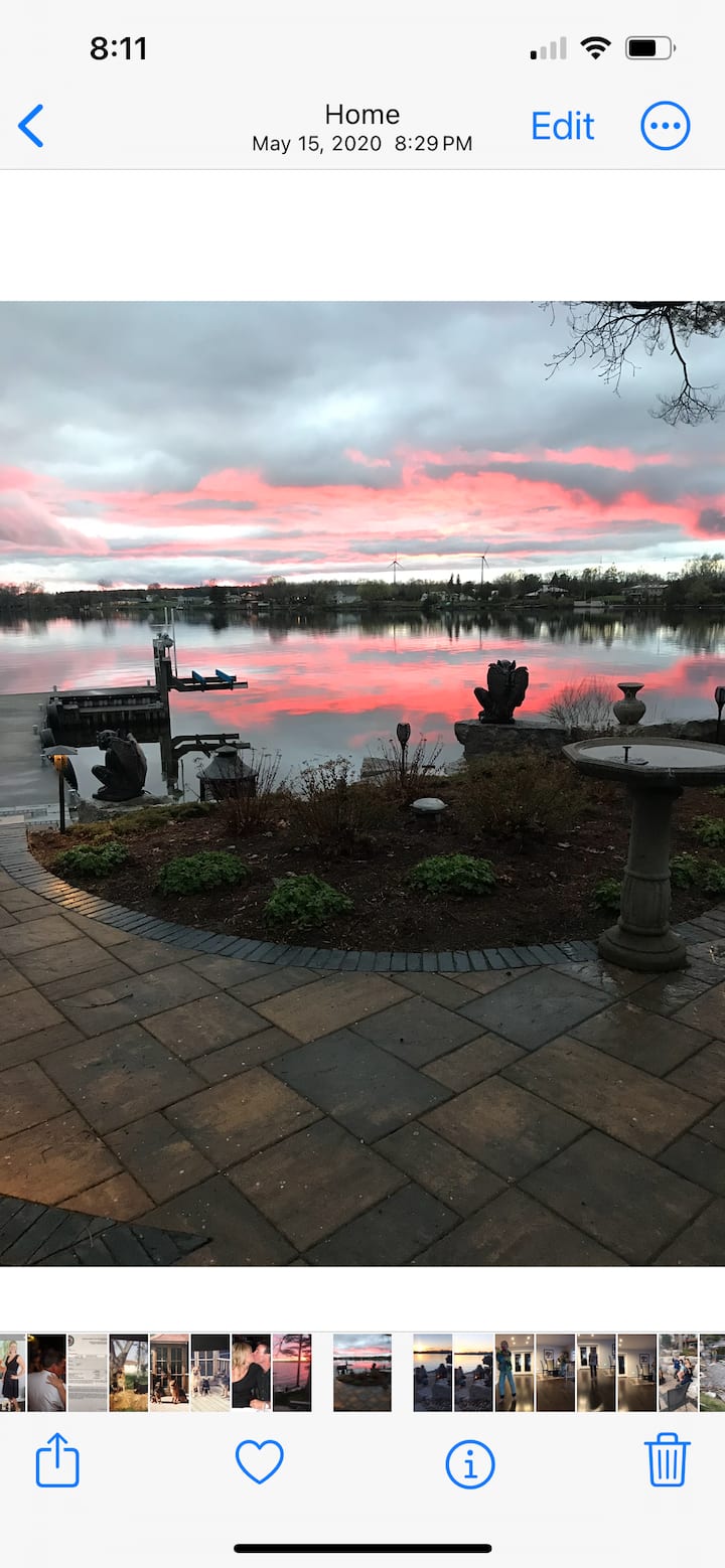 Spacious Waterfront Home - Kingston