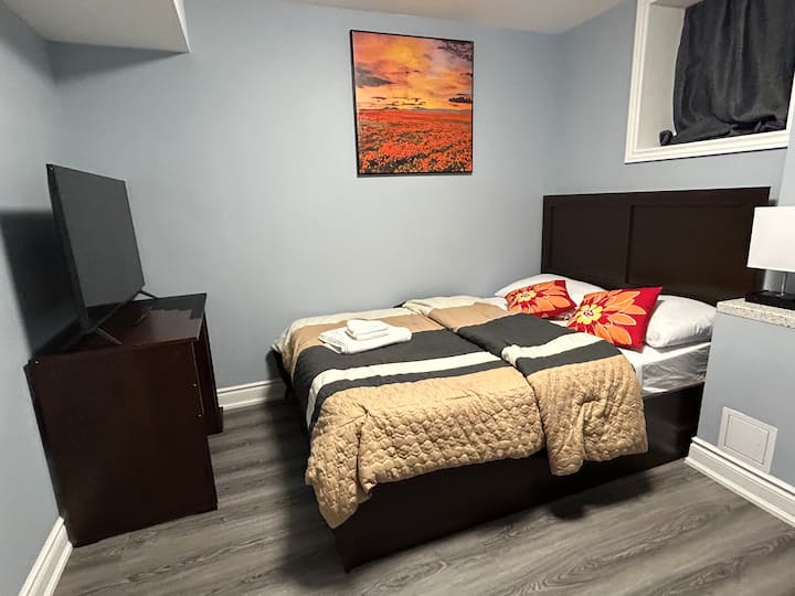 Room With Private Attached Washroom - Caledon