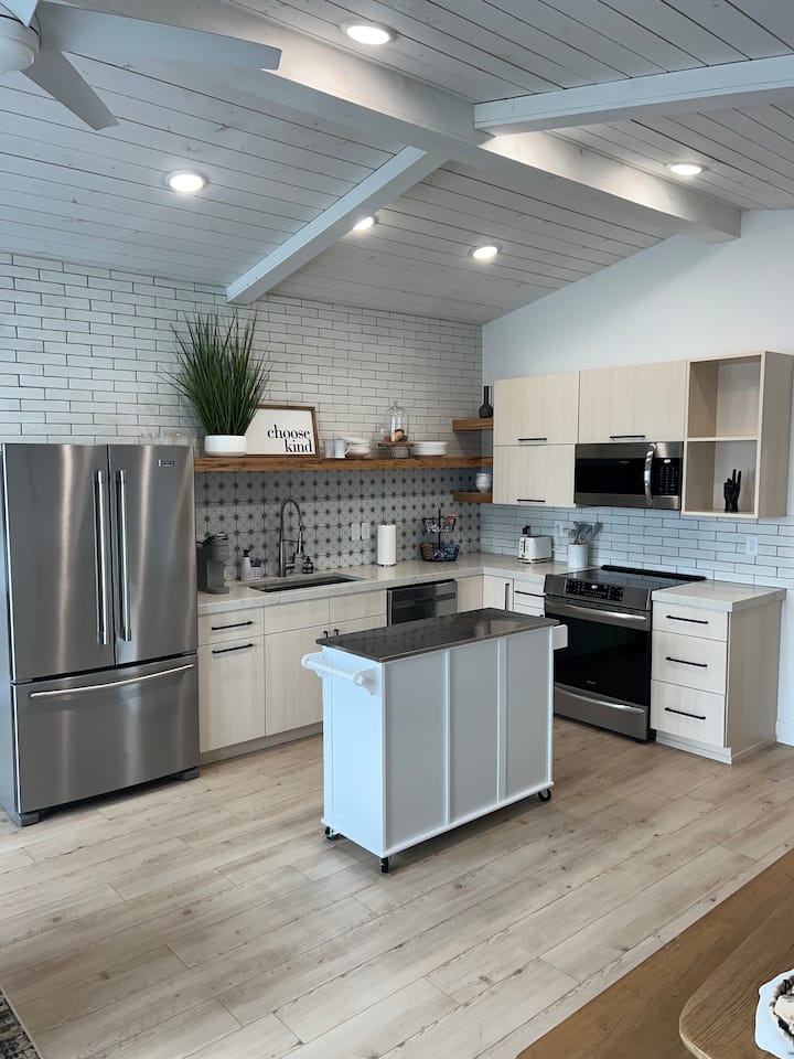 The Loft (Cozy One Bedroom Guesthouse) - Pocatello, ID