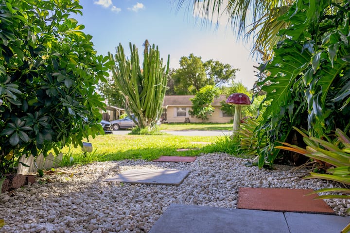 Orlando Cactus House! 5min From Universal Studios - Orlando, FL