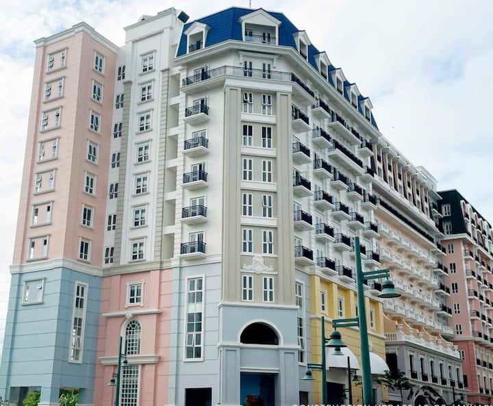 St. Honore, 6 Guests, 5 Beds, 2 Bedrooms, 2 Bath S - Iloilo City