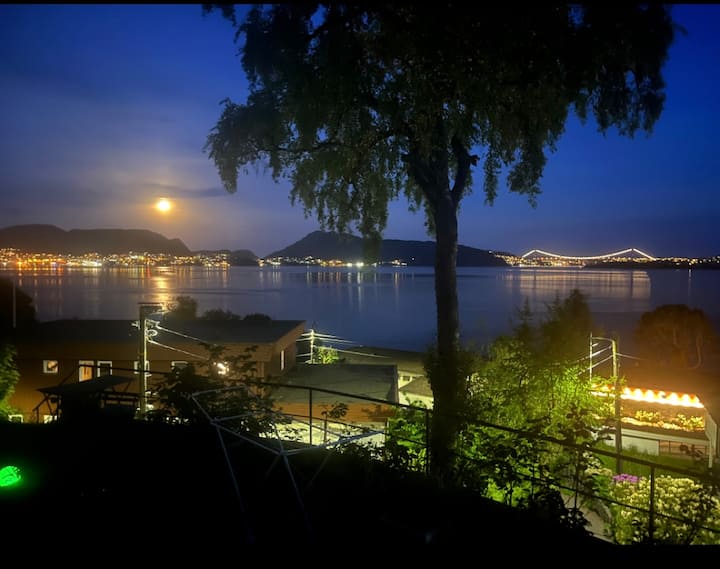 Villa Med Panoramautsikt, Stor Uteplass Ved Sjøen - Bergen