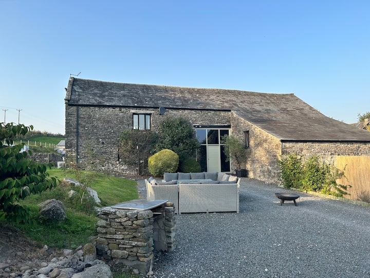 Wonderful Large Barn With Private Garden And Views - Kirkby Lonsdale