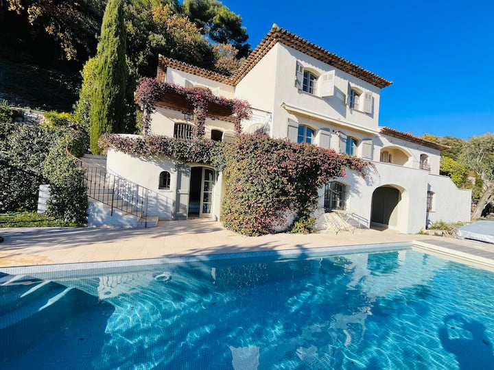 Stylish 5-bed Villa With Pool & Views In Grasse - Grasse