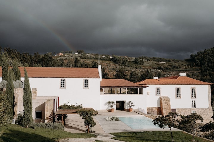 Poolhouse With Infinite Pool - Tarouca