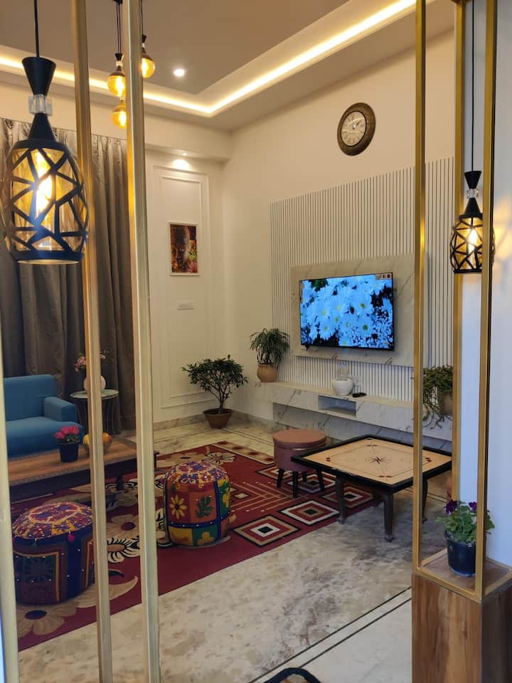 Radhe Villa: Elegant 4 Bhk Haven - Jaipur
