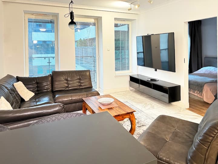 White Marble In Black Pearl | Chic City Centre - Szczecin