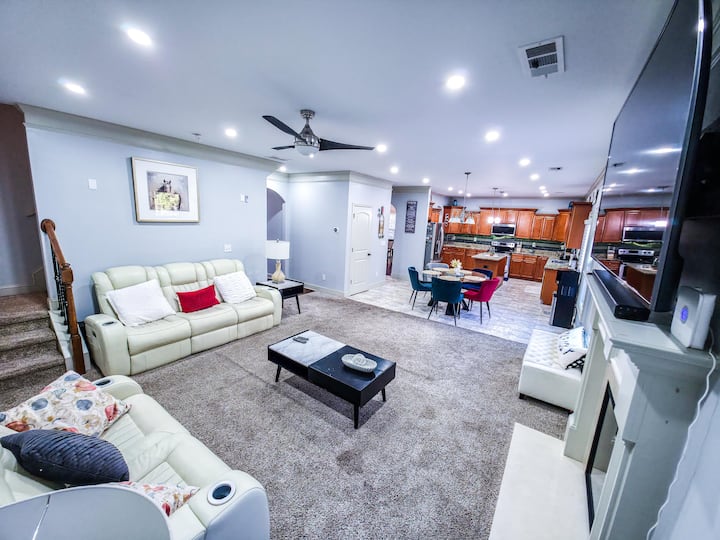 Spacious 4br Family Getaway - Lawrenceville, GA