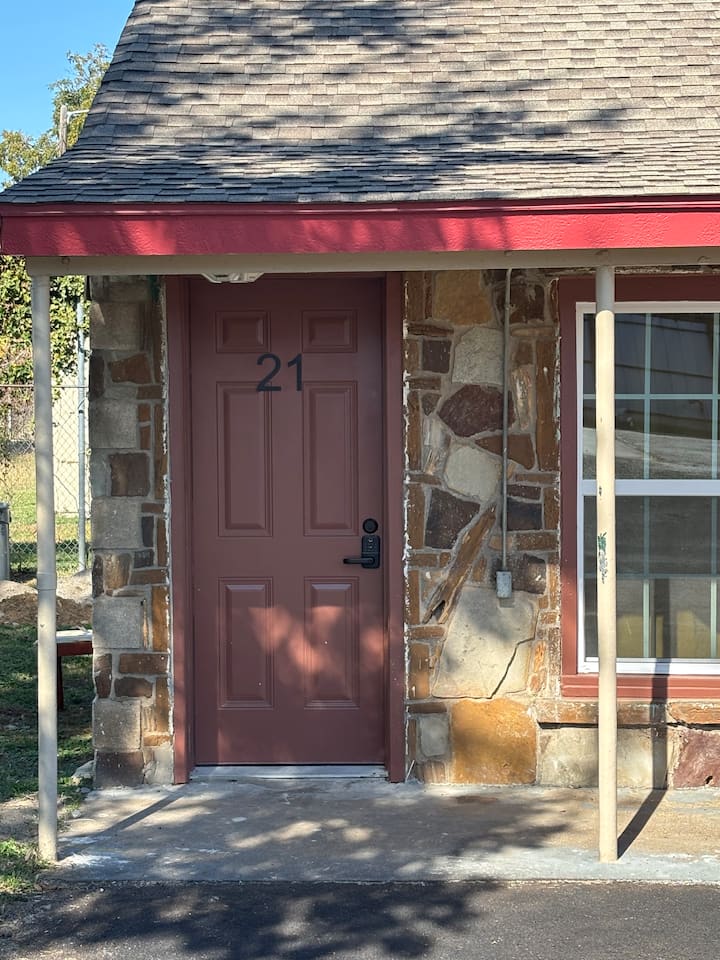 Mint Motel Room #21 - Arlington, TX