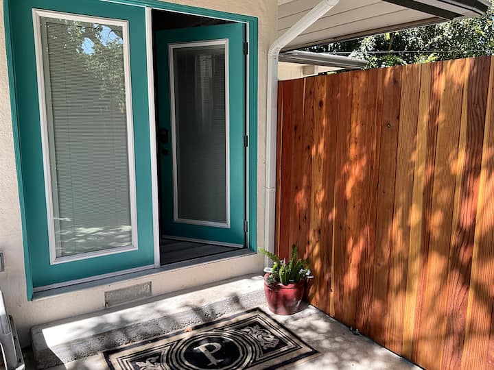 Adorable Private Room & Patio! - 西湖村