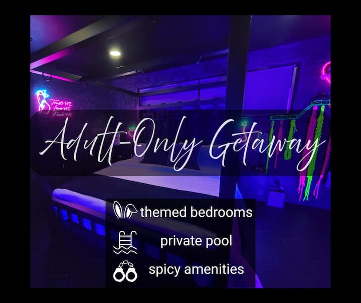 Romantic Getaway W/ Mermaid Pool | 18+, Private - Winter Haven, FL