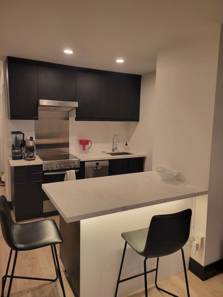 Boutique Beaches Bachelor Condo - Toronto
