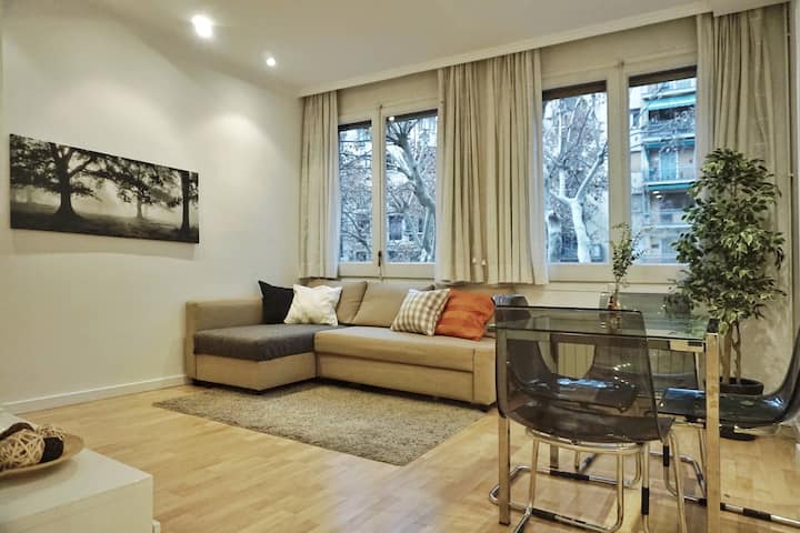 Centric Apartment With 3 Bedrooms/plaza España - Barcelona