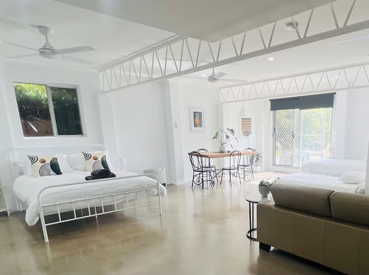 Top Location For Sports, Golf, Beach, Lake & Clubs - Forster