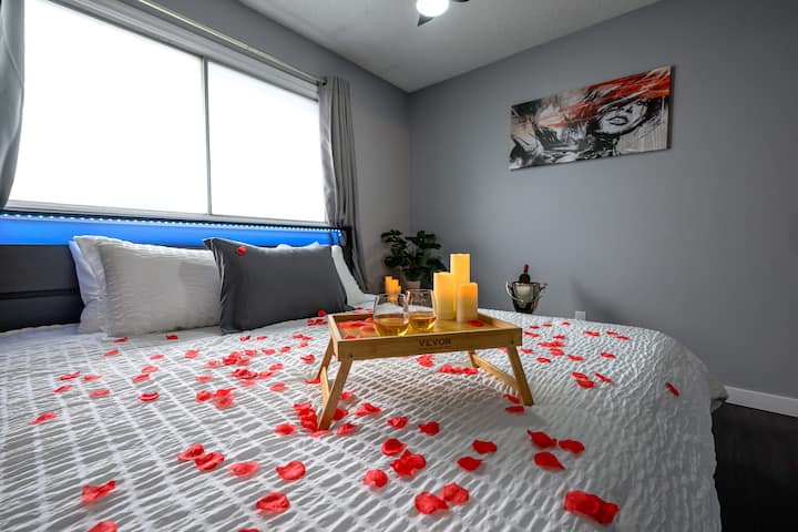 Movie Theatre | Gameroom | Fenced Yard | Fireplace - Grande Prairie