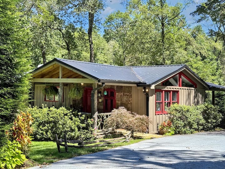 826 Wilson Rd, Walk To Town - Highlands, NC