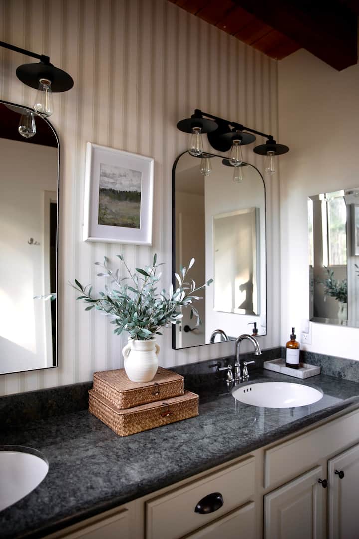 5 Minutes From Ski Resort, Large Vacation Home! - Kings Beach, CA