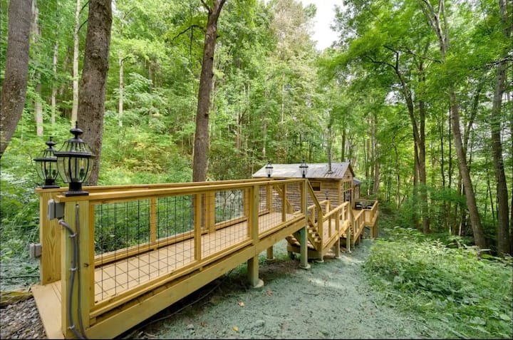 Bee Keepers Inn Mountain Getaway Cozy Cabin - Hot Springs, NC