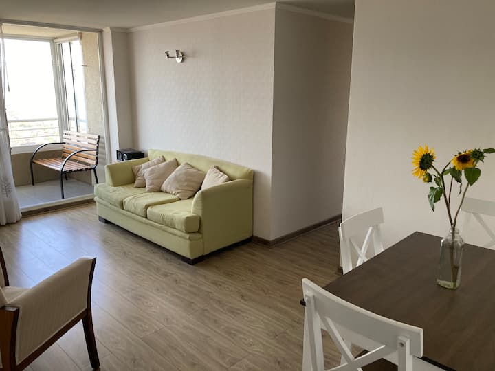 Depto. Con Vista Al Mar Y Estacionamiento Privado. - Valparaíso, Chile