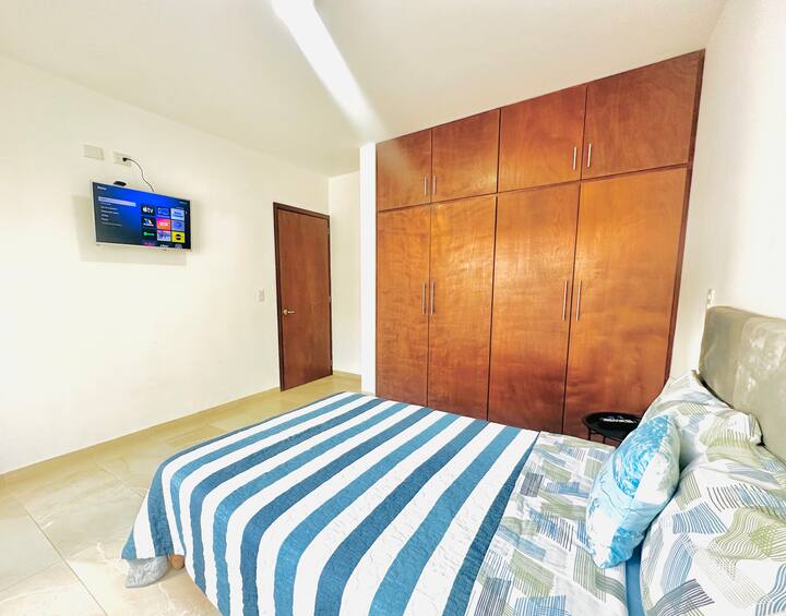 Room W/ Private Bathroom 5 Min From Downtown - Aguascalientes