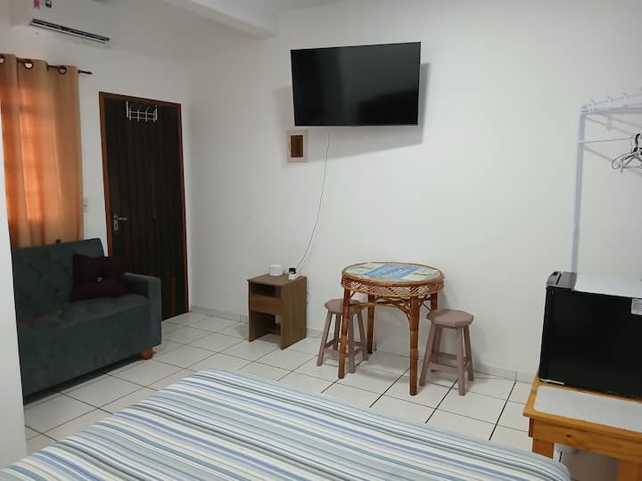Suíte Aconchegante, Cama Queen Para Casal! - São Sebastião